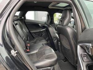 Pelēks Volvo V40 2014 Talsi, ar dzinēja tilpumu 2.00 L un nobraukumu 232 tūkst. km par 6400 €, foto 8 vietnē AUTOMOTO.COM.LV