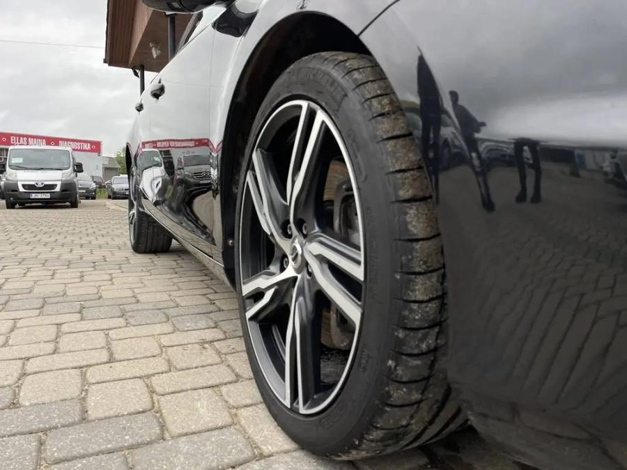 Pelēks Volvo V40 2014 Talsi, ar dzinēja tilpumu 2.00 L un nobraukumu 232 tūkst. km par 6400 €, foto 10 vietnē AUTOMOTO.COM.LV