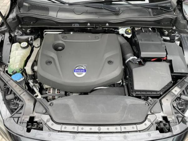 Grey Volvo V40 2014 in Talsi, with an engine capacity of 2.00 L and mileage of 232 thousand km for 6400 €, photo 10 on AUTOMOTO.COM.LV