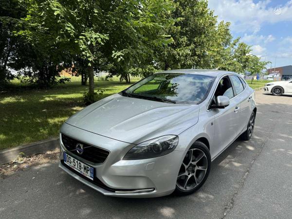 Pelēks Volvo V40 2014 Kauņa, ar dzinēja tilpumu 1.60 L un nobraukumu 234 tūkst. km par 6150 €, foto 1 vietnē AUTOMOTO.COM.LV