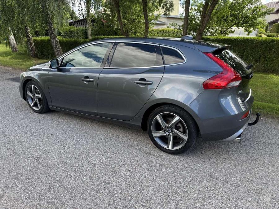 Pelēks Volvo V40 2014 Alīta, ar dzinēja tilpumu 1.56 L un nobraukumu 245 tūkst. km par 5999 €, foto 8 vietnē AUTOMOTO.COM.LV
