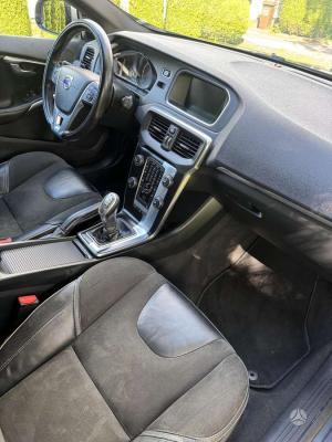 Pelēks Volvo V40 2014 Alīta, ar dzinēja tilpumu 1.56 L un nobraukumu 245 tūkst. km par 5999 €, foto 20 vietnē AUTOMOTO.COM.LV