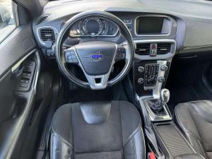 Pelēks Volvo V40 2014 Alīta, ar dzinēja tilpumu 1.56 L un nobraukumu 245 tūkst. km par 5999 €, foto 23 vietnē AUTOMOTO.COM.LV