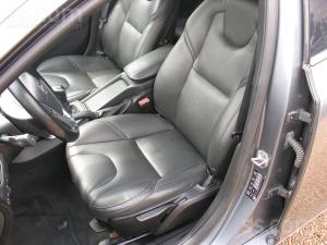 Grey Volvo V40 2014 in Riga, with an engine capacity of 2.00 L and mileage of 0 thousand km for 5950 €, photo 11 on AUTOMOTO.COM.LV