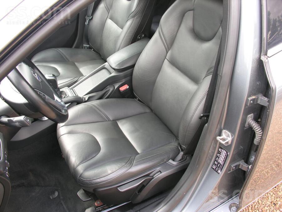 Grey Volvo V40 2014 in Riga, with an engine capacity of 2.00 L and mileage of 0 thousand km for 5950 €, photo 11 on AUTOMOTO.COM.LV