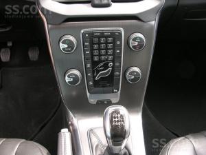 Grey Volvo V40 2014 in Riga, with an engine capacity of 2.00 L and mileage of 0 thousand km for 5950 €, photo 14 on AUTOMOTO.COM.LV