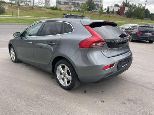 Grey Volvo V40 2014 in Kaunas, with an engine capacity of 1.60 L and mileage of 246 thousand km for 5950 €, photo 12 on AUTOMOTO.COM.LV