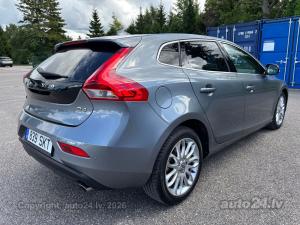 Grey Volvo V40 2014 in Paide, with an engine capacity of 2.00 L and mileage of 293 thousand km for 6790 €, photo 6 on AUTOMOTO.COM.LV