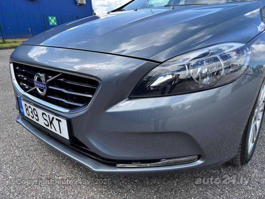 Grey Volvo V40 2014 in Paide, with an engine capacity of 2.00 L and mileage of 293 thousand km for 6790 €, photo 8 on AUTOMOTO.COM.LV