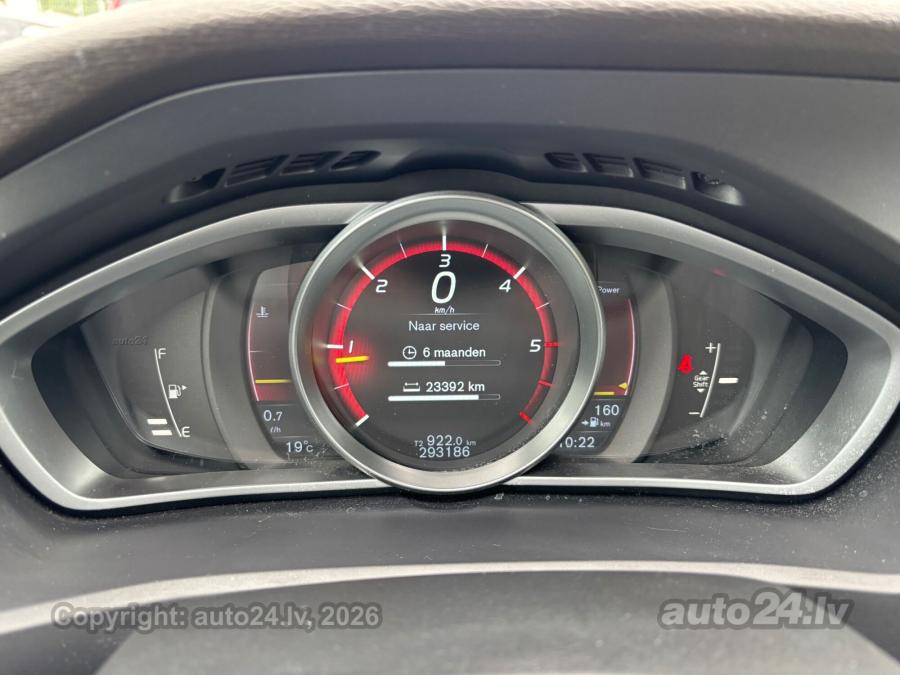 Grey Volvo V40 2014 in Paide, with an engine capacity of 2.00 L and mileage of 293 thousand km for 6790 €, photo 11 on AUTOMOTO.COM.LV