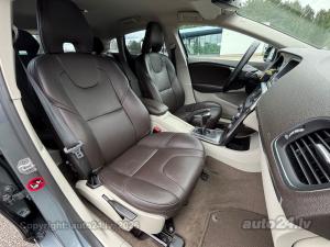 Grey Volvo V40 2014 in Paide, with an engine capacity of 2.00 L and mileage of 293 thousand km for 6790 €, photo 12 on AUTOMOTO.COM.LV