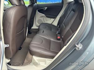 Grey Volvo V40 2014 in Paide, with an engine capacity of 2.00 L and mileage of 293 thousand km for 6790 €, photo 15 on AUTOMOTO.COM.LV