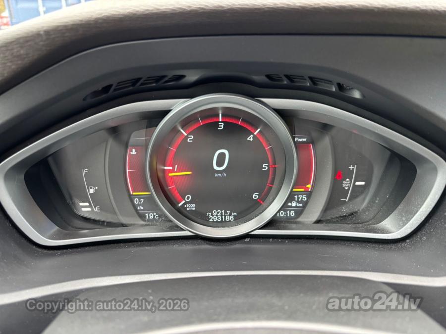 Grey Volvo V40 2014 in Paide, with an engine capacity of 2.00 L and mileage of 293 thousand km for 6790 €, photo 17 on AUTOMOTO.COM.LV