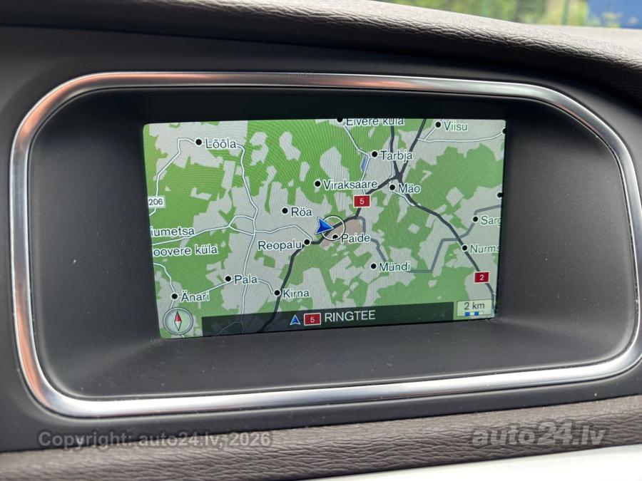Grey Volvo V40 2014 in Paide, with an engine capacity of 2.00 L and mileage of 293 thousand km for 6790 €, photo 19 on AUTOMOTO.COM.LV