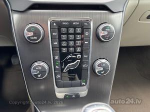 Grey Volvo V40 2014 in Paide, with an engine capacity of 2.00 L and mileage of 293 thousand km for 6790 €, photo 21 on AUTOMOTO.COM.LV