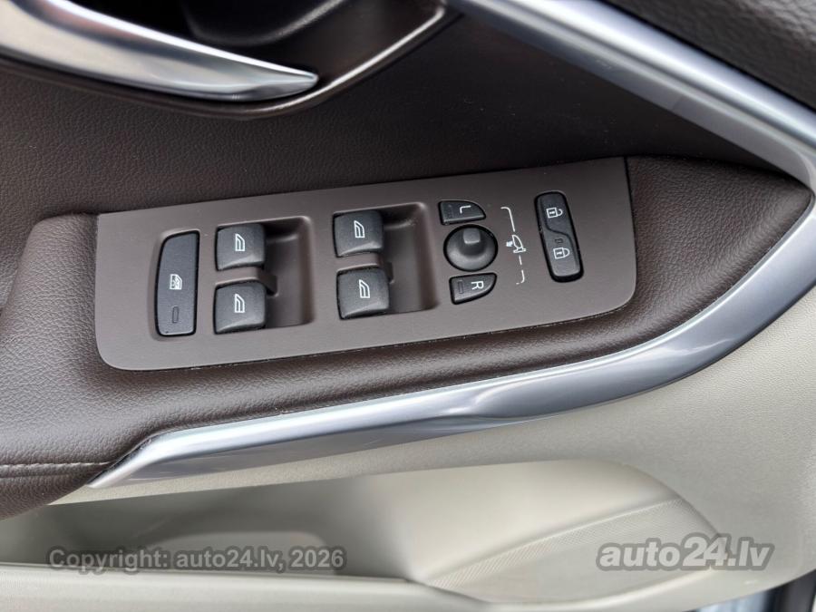 Grey Volvo V40 2014 in Paide, with an engine capacity of 2.00 L and mileage of 293 thousand km for 6790 €, photo 23 on AUTOMOTO.COM.LV