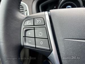 Grey Volvo V40 2014 in Paide, with an engine capacity of 2.00 L and mileage of 293 thousand km for 6790 €, photo 24 on AUTOMOTO.COM.LV