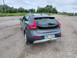 Grey Volvo V40 2014 in Riga, with an engine capacity of 1.60 L and mileage of 220 thousand km for 7700 €, photo 4 on AUTOMOTO.COM.LV