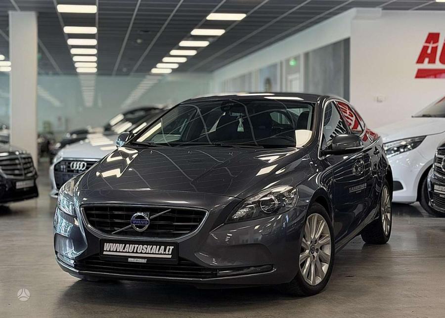 Pelēks Volvo V40 2014 Klaipėda, ar dzinēja tilpumu 1.98 L un nobraukumu 239 tūkst. km par 7500 €, foto 1 vietnē AUTOMOTO.COM.LV