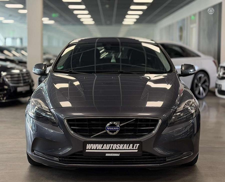 Pelēks Volvo V40 2014 Klaipėda, ar dzinēja tilpumu 1.98 L un nobraukumu 239 tūkst. km par 7500 €, foto 3 vietnē AUTOMOTO.COM.LV