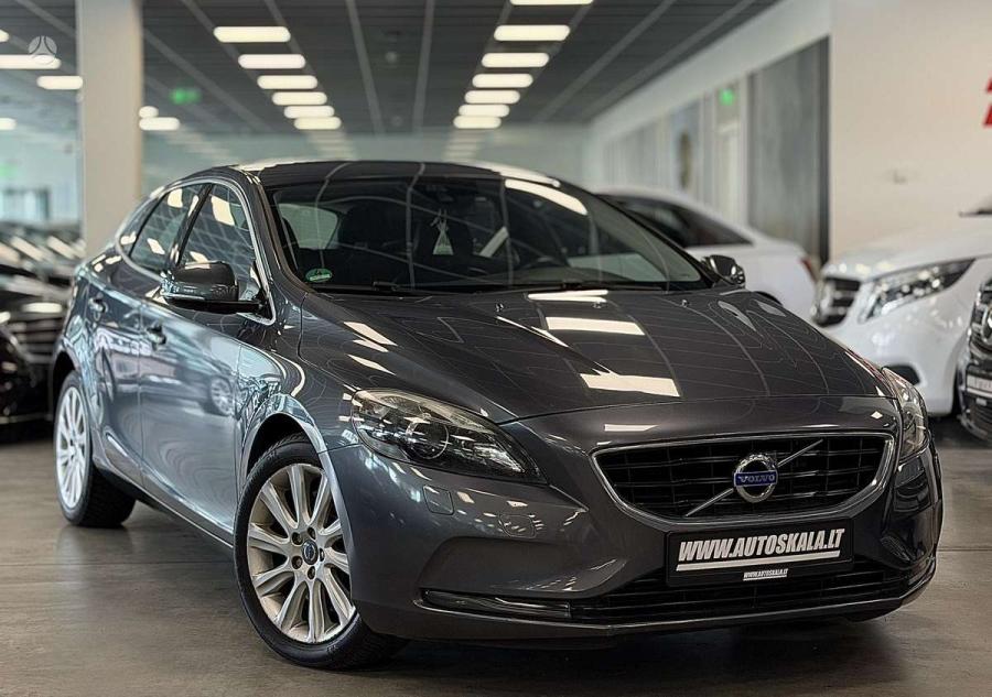 Pelēks Volvo V40 2014 Klaipėda, ar dzinēja tilpumu 1.98 L un nobraukumu 239 tūkst. km par 7500 €, foto 4 vietnē AUTOMOTO.COM.LV