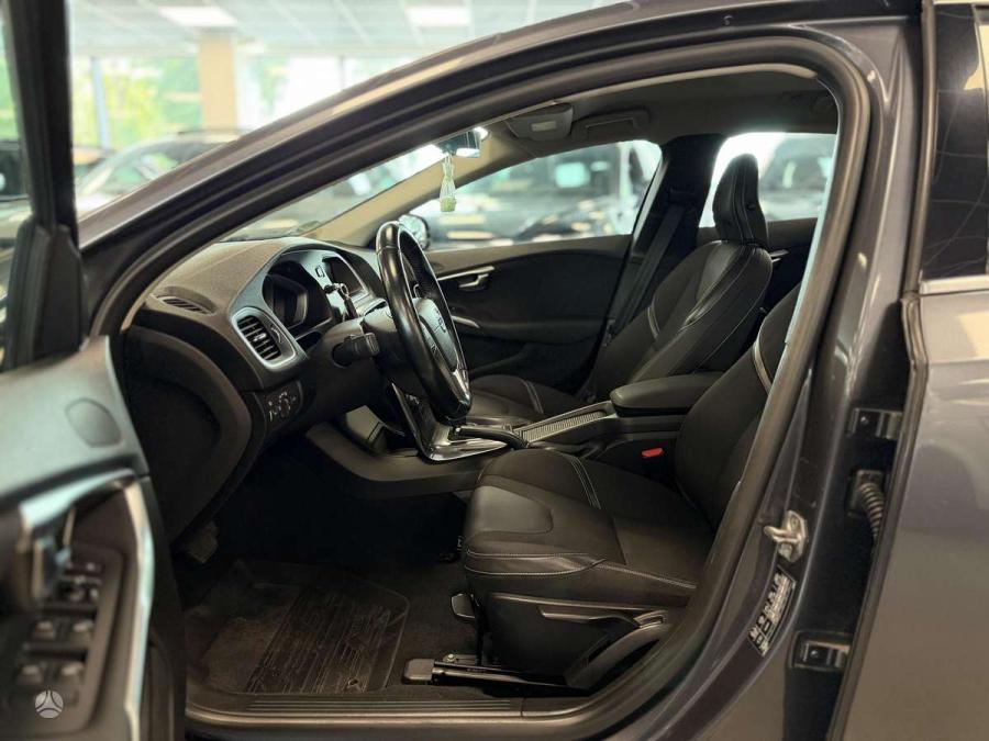 Pelēks Volvo V40 2014 Klaipėda, ar dzinēja tilpumu 1.98 L un nobraukumu 239 tūkst. km par 7500 €, foto 10 vietnē AUTOMOTO.COM.LV