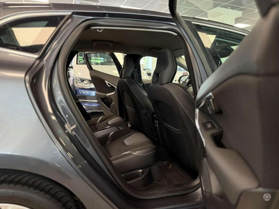Pelēks Volvo V40 2014 Klaipėda, ar dzinēja tilpumu 1.98 L un nobraukumu 239 tūkst. km par 7500 €, foto 18 vietnē AUTOMOTO.COM.LV