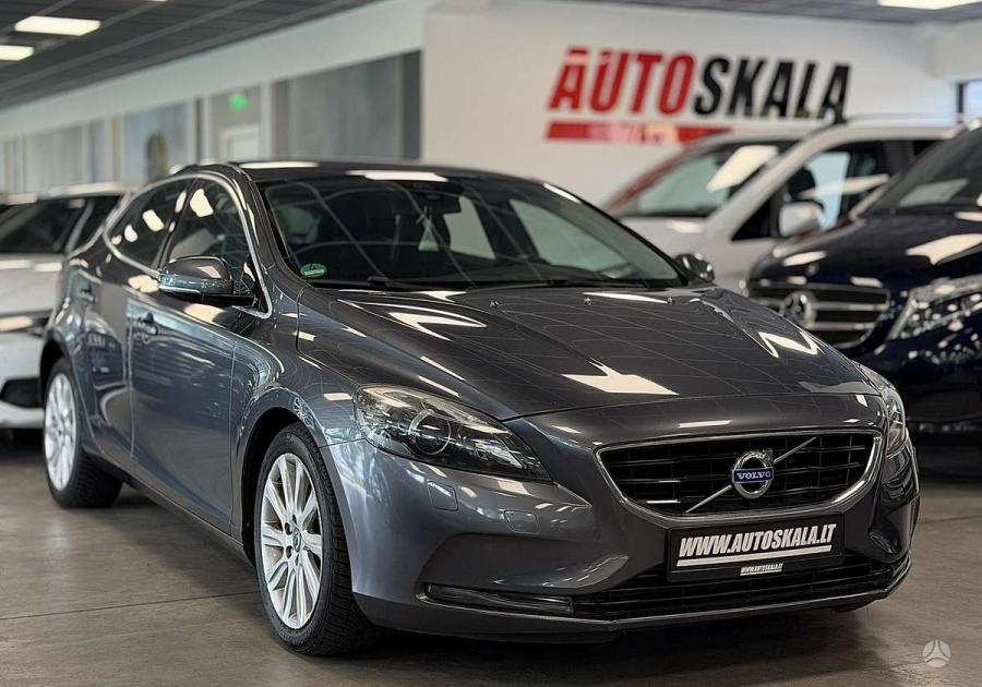 Pelēks Volvo V40 2014 Klaipėda, ar dzinēja tilpumu 1.98 L un nobraukumu 239 tūkst. km par 7500 €, foto 22 vietnē AUTOMOTO.COM.LV