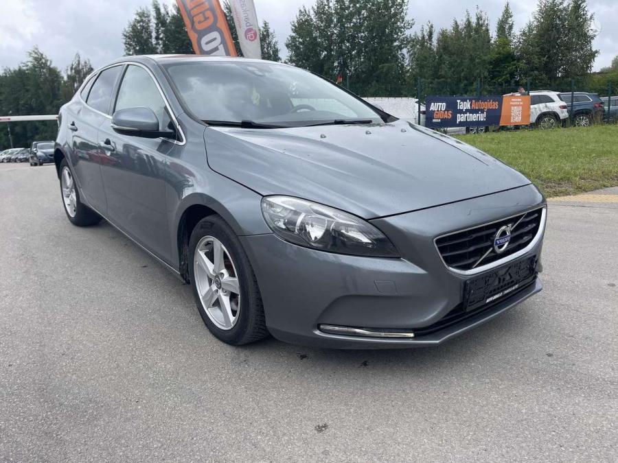 Pelēks Volvo V40 2014 Kauņa, ar dzinēja tilpumu 1.56 L un nobraukumu 246 tūkst. km par 5950 €, foto 6 vietnē AUTOMOTO.COM.LV