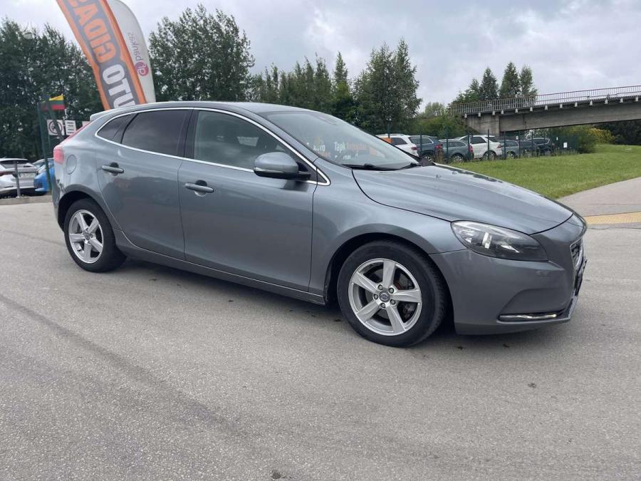 Pelēks Volvo V40 2014 Kauņa, ar dzinēja tilpumu 1.56 L un nobraukumu 246 tūkst. km par 5950 €, foto 13 vietnē AUTOMOTO.COM.LV
