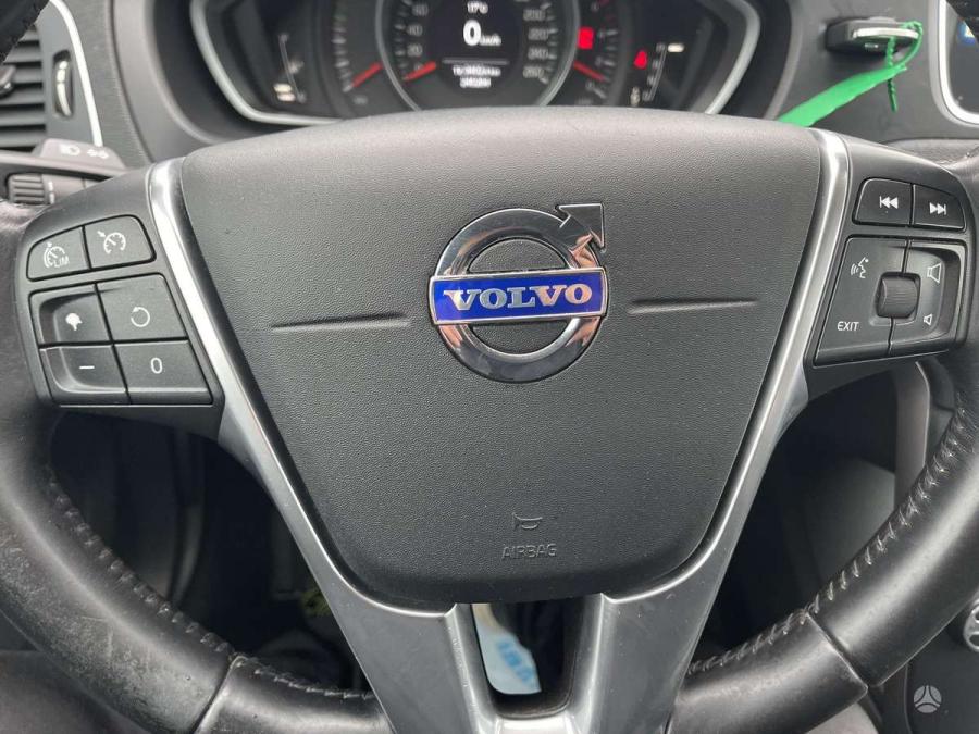 Pelēks Volvo V40 2014 Kauņa, ar dzinēja tilpumu 1.56 L un nobraukumu 246 tūkst. km par 5950 €, foto 18 vietnē AUTOMOTO.COM.LV