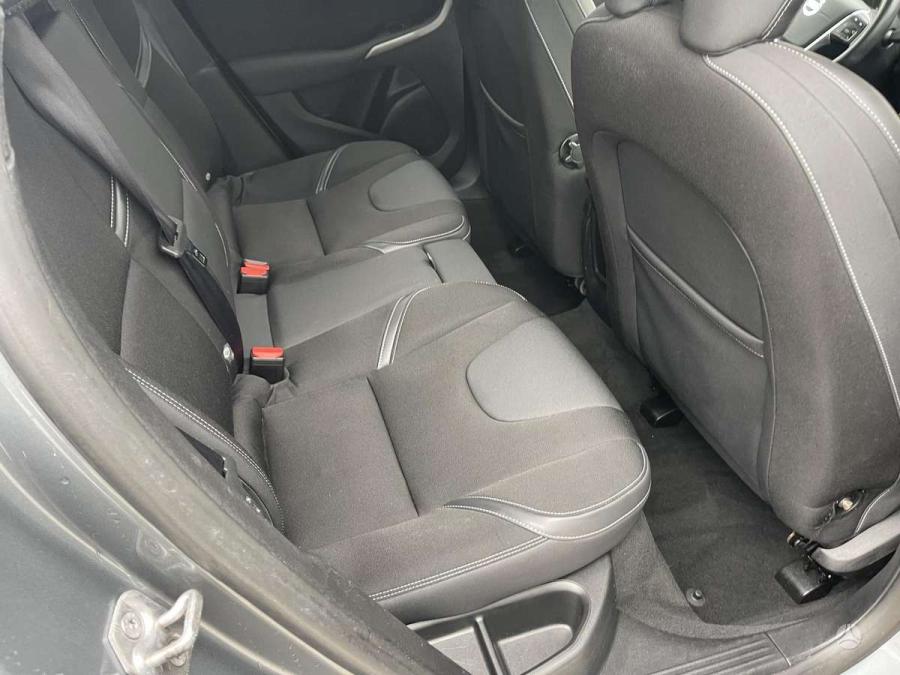 Pelēks Volvo V40 2014 Kauņa, ar dzinēja tilpumu 1.56 L un nobraukumu 246 tūkst. km par 5950 €, foto 26 vietnē AUTOMOTO.COM.LV
