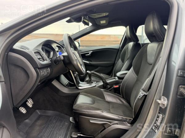 Pelēks Volvo V40 2014 Rīga, ar dzinēja tilpumu 2.00 L un nobraukumu 213 tūkst. km par 7995 €, foto 8 vietnē AUTOMOTO.COM.LV