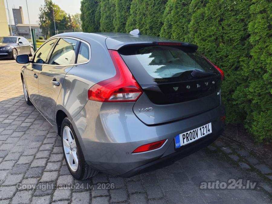 Pelēks Volvo V40 2014 Paide, ar dzinēja tilpumu 1.60 L un nobraukumu 279 tūkst. km par 6990 €, foto 6 vietnē AUTOMOTO.COM.LV
