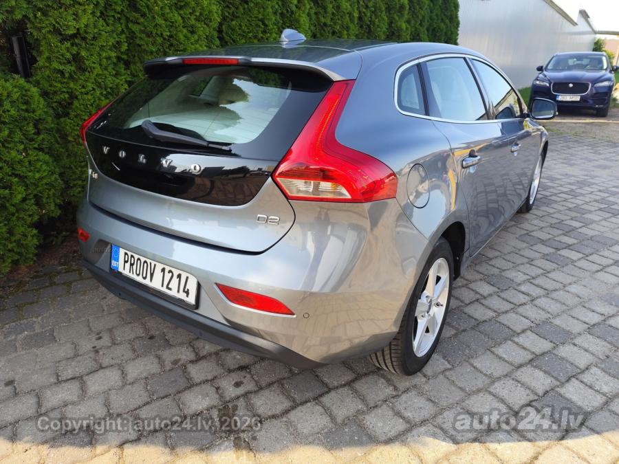 Pelēks Volvo V40 2014 Paide, ar dzinēja tilpumu 1.60 L un nobraukumu 279 tūkst. km par 6990 €, foto 7 vietnē AUTOMOTO.COM.LV