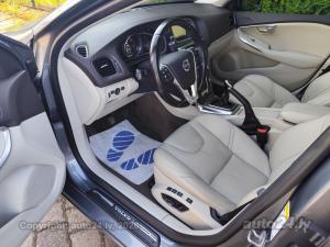 Pelēks Volvo V40 2014 Paide, ar dzinēja tilpumu 1.60 L un nobraukumu 279 tūkst. km par 6990 €, foto 19 vietnē AUTOMOTO.COM.LV