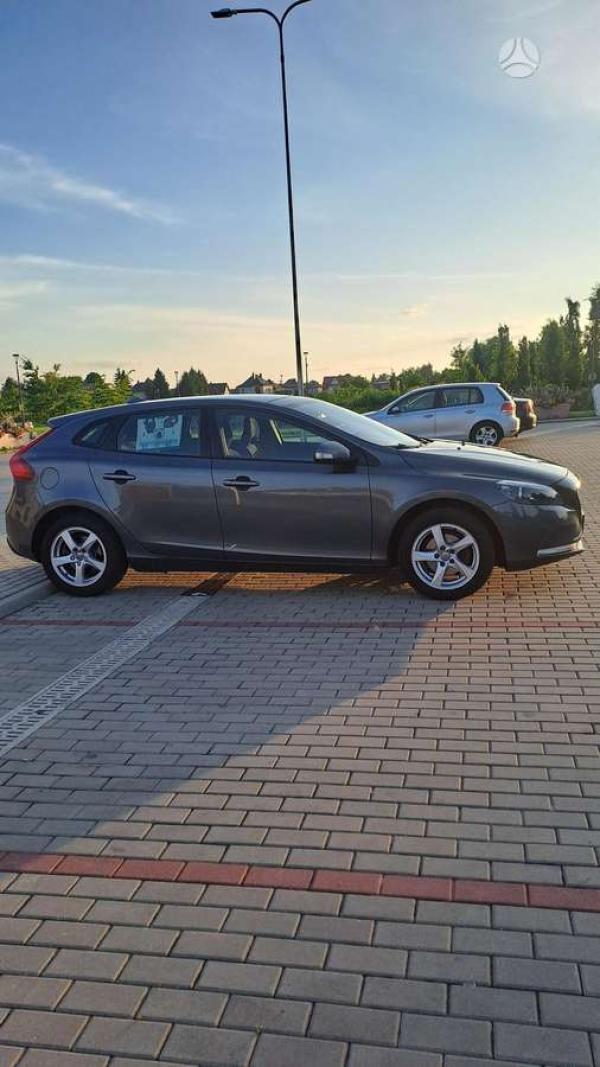 Grey Volvo V40 2014 in Kaunas, with an engine capacity of 1.56 L and mileage of 338 thousand km for 4500 €, photo 5 on AUTOMOTO.COM.LV