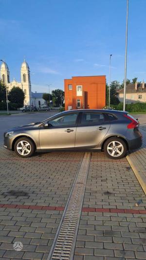 Pelēks Volvo V40 2014 Kauņa, ar dzinēja tilpumu 1.56 L un nobraukumu 338 tūkst. km par 4500 €, foto 9 vietnē AUTOMOTO.COM.LV