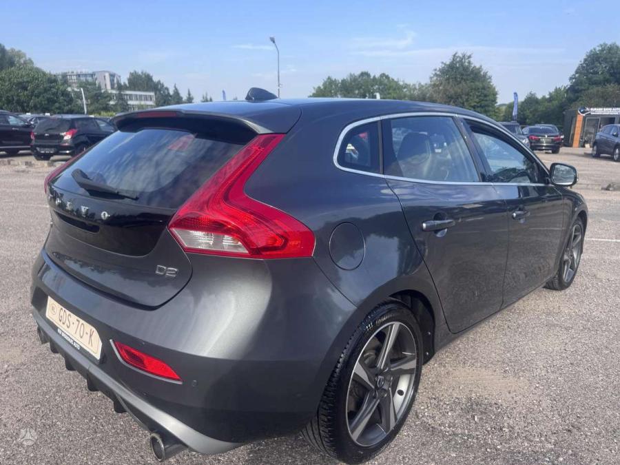 Grey Volvo V40 2014 in Alytus, with an engine capacity of 1.56 L and mileage of 273 thousand km for 6550 €, photo 9 on AUTOMOTO.COM.LV