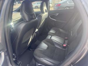 Grey Volvo V40 2014 in Alytus, with an engine capacity of 1.56 L and mileage of 273 thousand km for 6550 €, photo 13 on AUTOMOTO.COM.LV