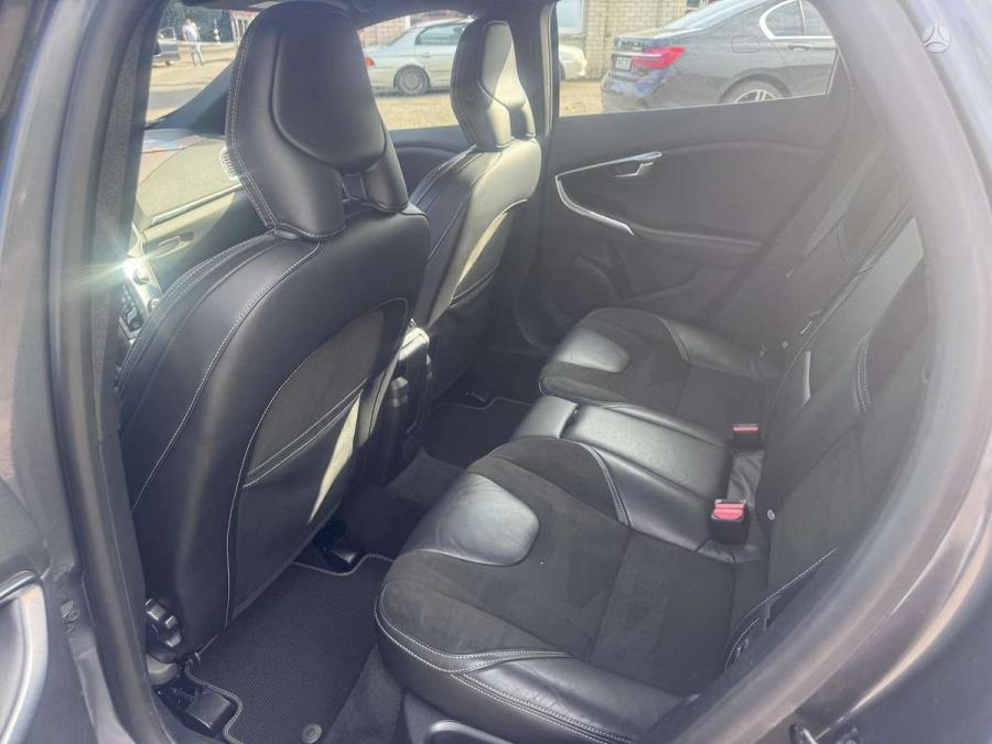 Grey Volvo V40 2014 in Alytus, with an engine capacity of 1.56 L and mileage of 273 thousand km for 6550 €, photo 13 on AUTOMOTO.COM.LV