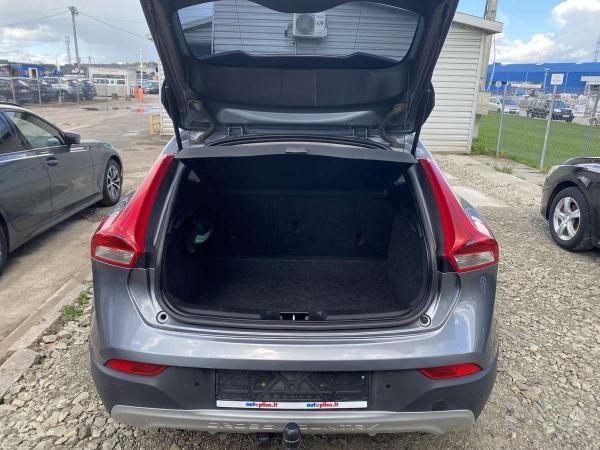 Pelēks Volvo V40 2014 Kauņa, ar dzinēja tilpumu 1.56 L un nobraukumu 266 tūkst. km par 5900 €, foto 9 vietnē AUTOMOTO.COM.LV
