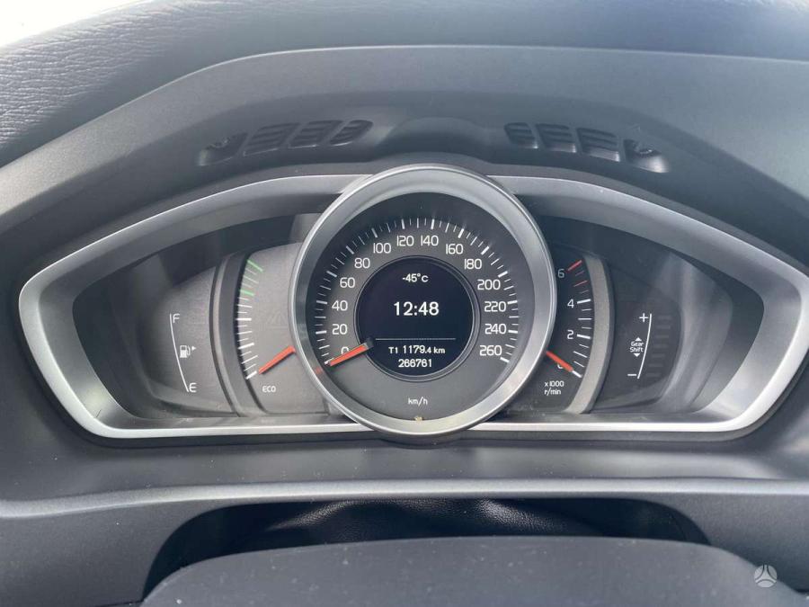 Серый Вольво В40 2014 в Каунас, объемом двигателя 1.56 л и пробегом 266 тыс. км за 5900 €, фото 16 на AUTOMOTO.COM.LV