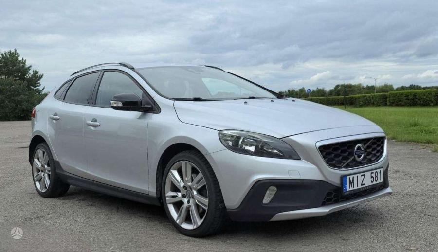 Pelēks Volvo V40 2014 Kauņa, ar dzinēja tilpumu 1.56 L un nobraukumu 299 tūkst. km par 6600 €, foto 1 vietnē AUTOMOTO.COM.LV