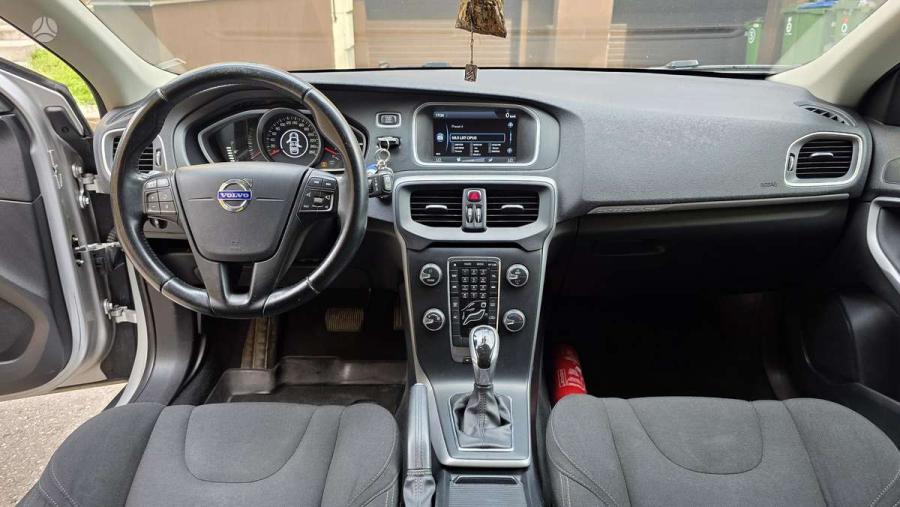 Pelēks Volvo V40 2014 Kauņa, ar dzinēja tilpumu 1.56 L un nobraukumu 299 tūkst. km par 6600 €, foto 8 vietnē AUTOMOTO.COM.LV