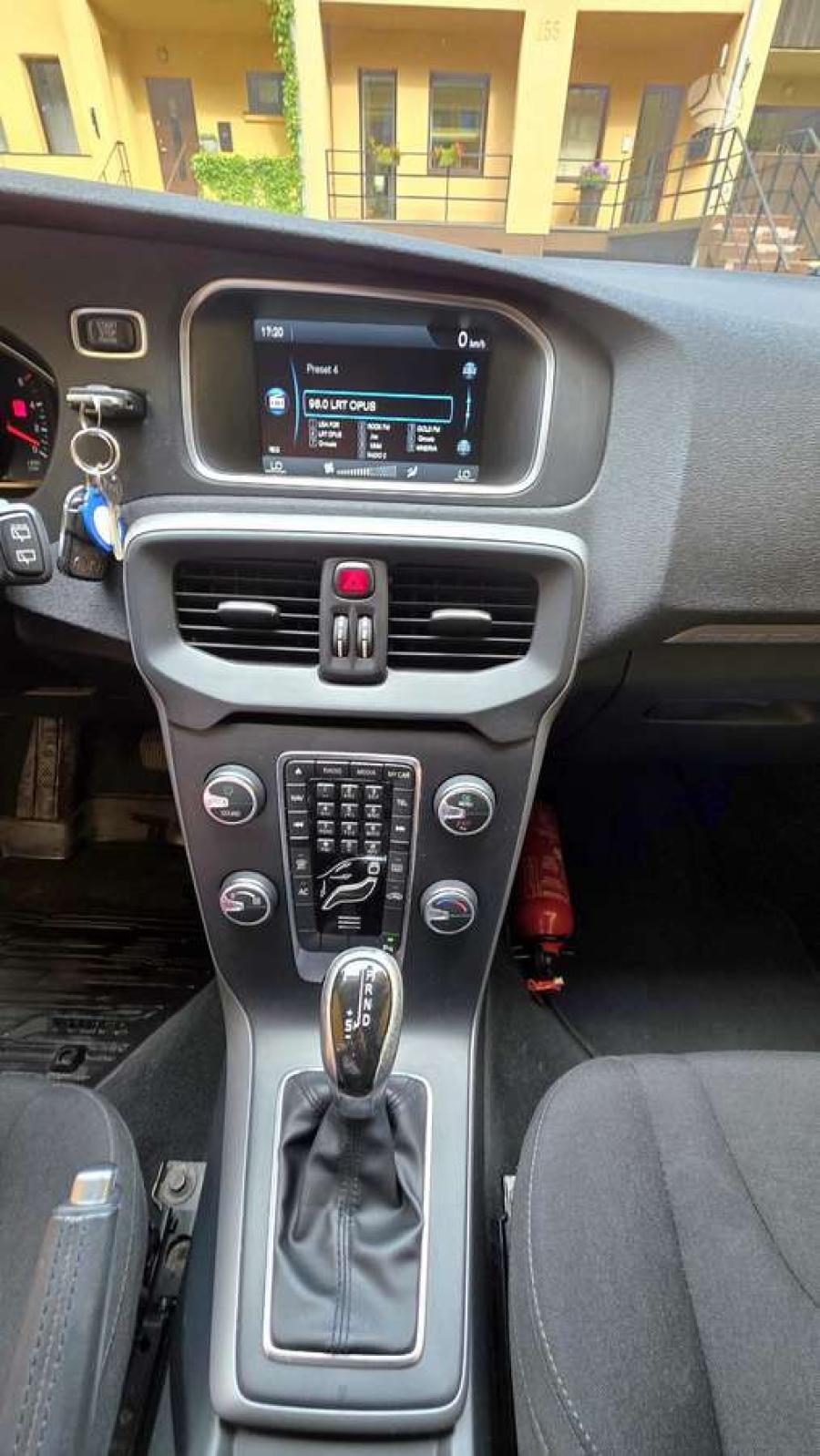 Pelēks Volvo V40 2014 Kauņa, ar dzinēja tilpumu 1.56 L un nobraukumu 299 tūkst. km par 6600 €, foto 9 vietnē AUTOMOTO.COM.LV