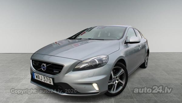 Grey Volvo V40 2014 in Parnu, with an engine capacity of 2.00 L and mileage of 241 thousand km for 8999 €, photo 3 on AUTOMOTO.COM.LV
