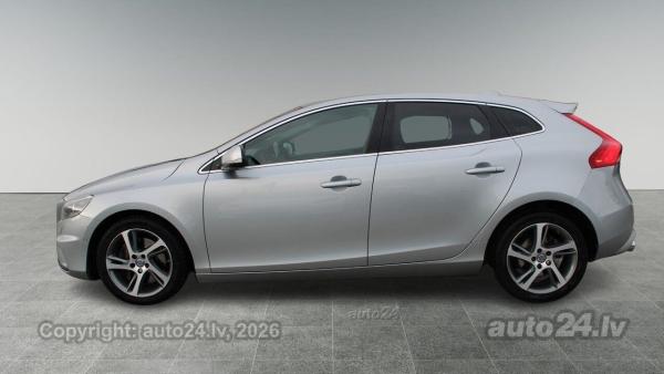Grey Volvo V40 2014 in Parnu, with an engine capacity of 2.00 L and mileage of 241 thousand km for 8999 €, photo 4 on AUTOMOTO.COM.LV