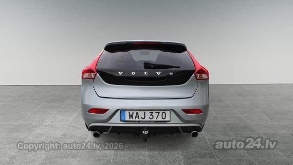 Grey Volvo V40 2014 in Parnu, with an engine capacity of 2.00 L and mileage of 241 thousand km for 8999 €, photo 6 on AUTOMOTO.COM.LV