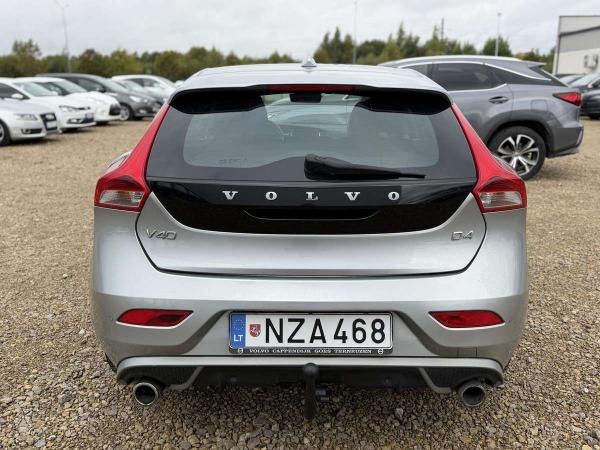 Grey Volvo V40 2014 in Siauliai, with an engine capacity of 1.97 L and mileage of 372 thousand km for 6100 €, photo 7 on AUTOMOTO.COM.LV